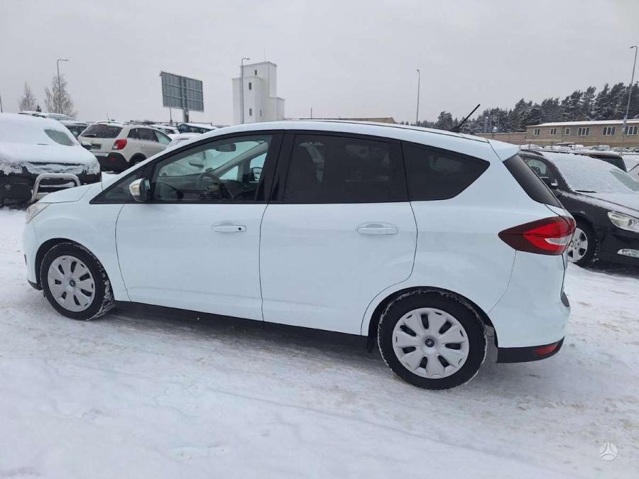 White Ford C-Max 2017 in Utena, with an engine capacity of 1.00 L and mileage of 238 thousand km for 4950 €, photo 5 on AUTOMOTO.COM.LV