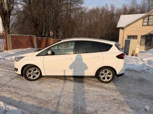 White Ford C-Max 2017 in Taurage, with an engine capacity of 1.00 L and mileage of 92 thousand km for 5750 €, photo 7 on AUTOMOTO.COM.LV