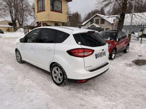 White Ford C-Max 2017 in Taurage, with an engine capacity of 1.00 L and mileage of 92 thousand km for 5650 €, photo 4 on AUTOMOTO.COM.LV