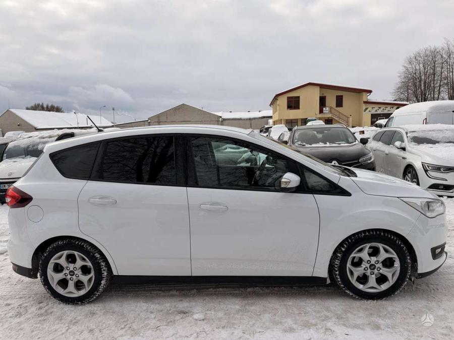 White Ford C-Max 2017 in Taurage, with an engine capacity of 1.00 L and mileage of 92 thousand km for 5650 €, photo 8 on AUTOMOTO.COM.LV