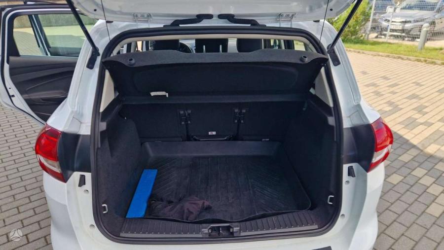Balts Ford C-Max 2017 Šauļi, ar dzinēja tilpumu 1.50 L un nobraukumu 109 tūkst. km par 8400 €, foto 24 vietnē AUTOMOTO.COM.LV