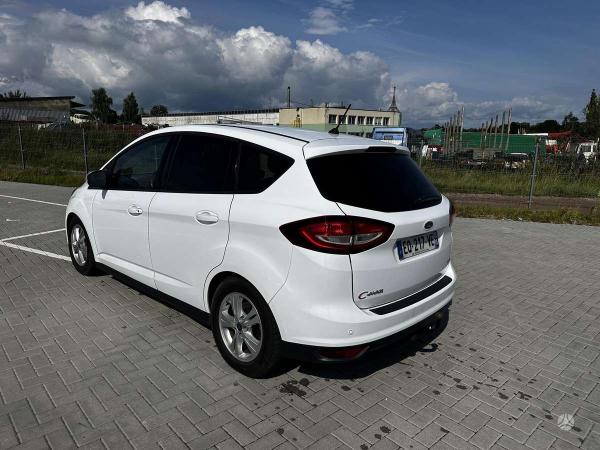 White Ford C-Max 2017 in Taurage, with an engine capacity of 1.00 L and mileage of 132 thousand km for 4100 €, photo 4 on AUTOMOTO.COM.LV