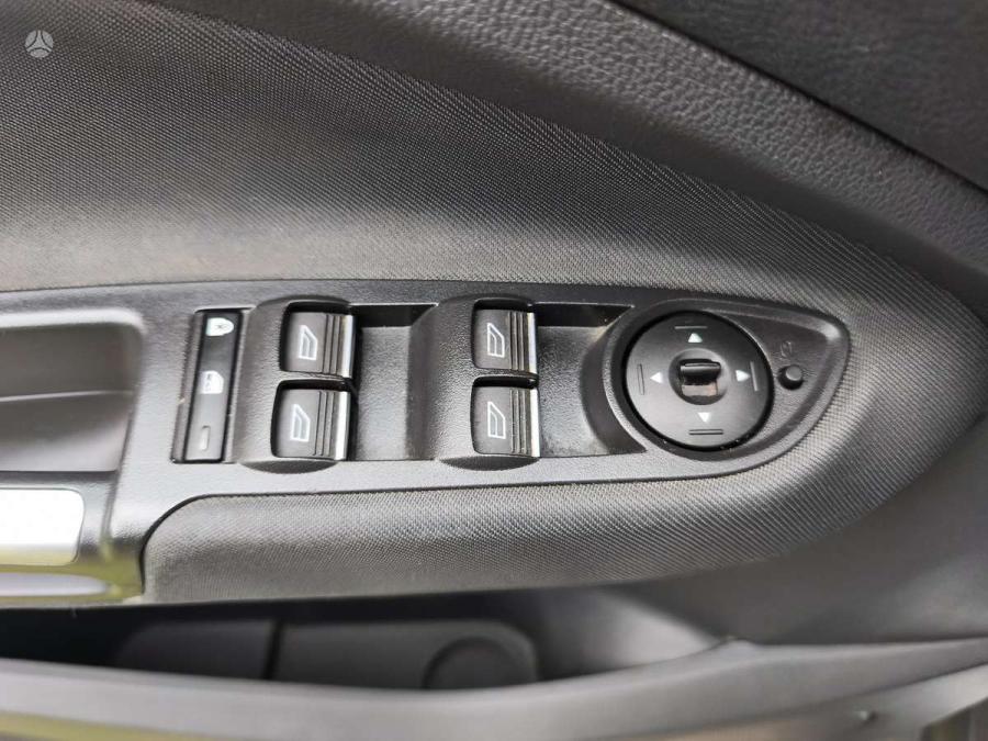 Balts Ford C-Max 2017 Kauņa, ar dzinēja tilpumu 1.00 L un nobraukumu 171 tūkst. km par 5950 €, foto 26 vietnē AUTOMOTO.COM.LV