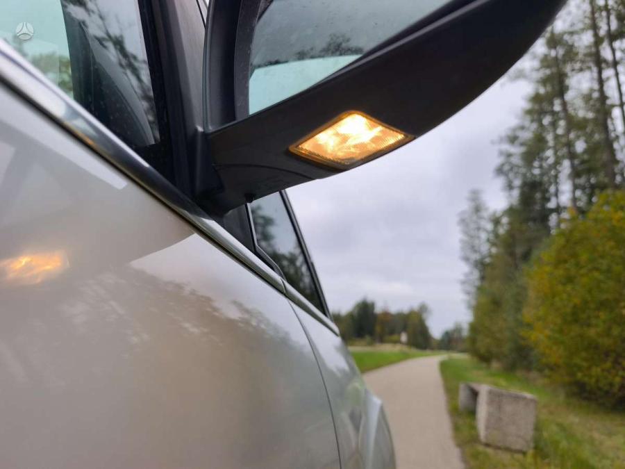 Balts Ford C-Max 2017 Kauņa, ar dzinēja tilpumu 1.00 L un nobraukumu 171 tūkst. km par 5950 €, foto 30 vietnē AUTOMOTO.COM.LV