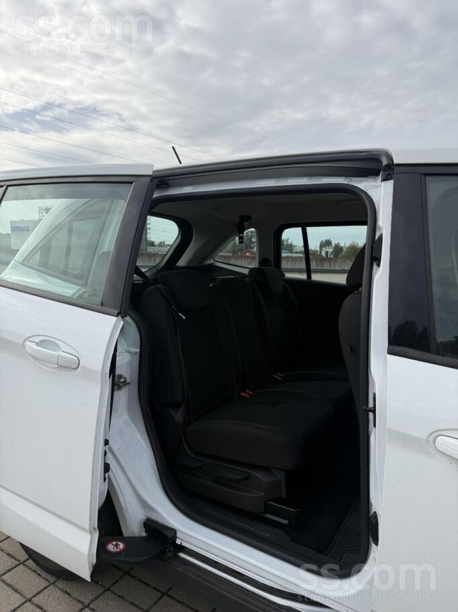 Balts Ford C-Max 2019 Rīga, ar dzinēja tilpumu 1.50 L un nobraukumu 213 tūkst. km par 6800 €, foto 8 vietnē AUTOMOTO.COM.LV