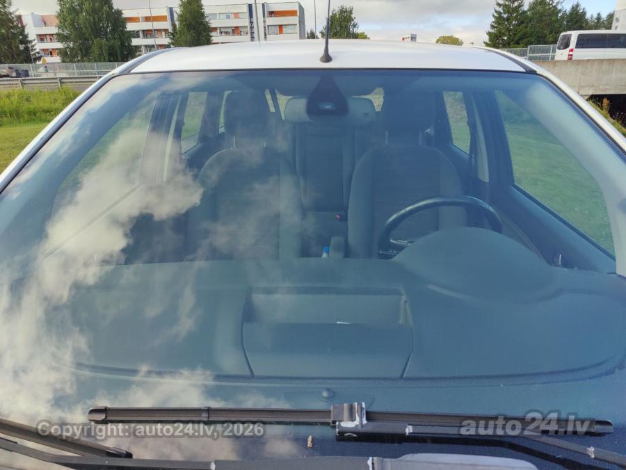 Balts Ford C-Max 2008 Pērnava, ar dzinēja tilpumu 1.60 L un nobraukumu 338 tūkst. km par 2000 €, foto 9 vietnē AUTOMOTO.COM.LV