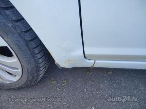 Balts Ford C-Max 2008 Pērnava, ar dzinēja tilpumu 1.60 L un nobraukumu 338 tūkst. km par 2000 €, foto 17 vietnē AUTOMOTO.COM.LV