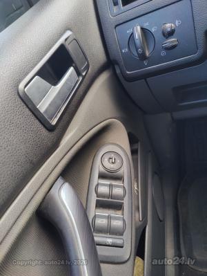 Balts Ford C-Max 2008 Pērnava, ar dzinēja tilpumu 1.60 L un nobraukumu 338 tūkst. km par 2000 €, foto 21 vietnē AUTOMOTO.COM.LV