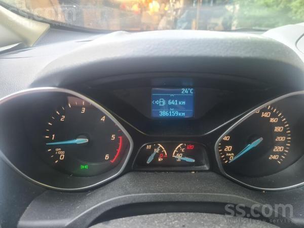 White Ford C-Max 2012 in Jurmala, with an engine capacity of 1.60 L and mileage of 386 thousand km for 3850 €, photo 5 on AUTOMOTO.COM.LV