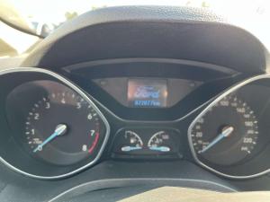 Yellow Ford C-Max 2016 in Siauliai, with an engine capacity of 1.00 L and mileage of 72 thousand km for 4650 €, photo 15 on AUTOMOTO.COM.LV