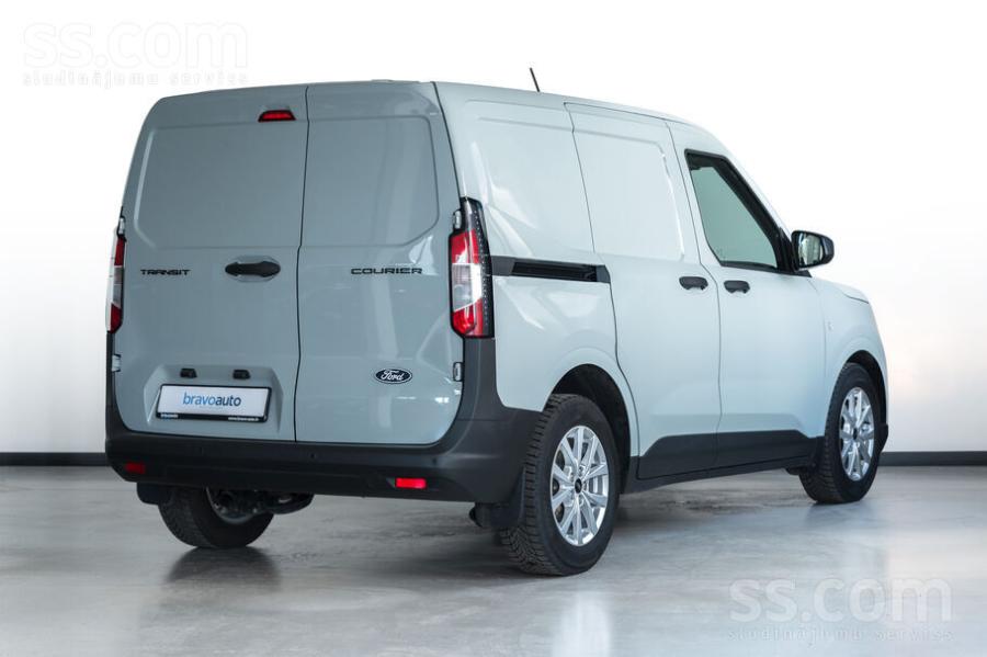 Grey Ford Courier 2025 in Riga, with an engine capacity of 1.00 L and mileage of 15 thousand km for 20990 €, photo 5 on AUTOMOTO.COM.LV