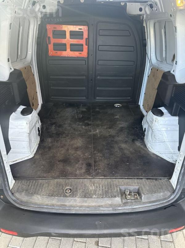 Balts Ford Courier 2017 Daugavpils, ar dzinēja tilpumu 1.00 L un nobraukumu 108 tūkst. km par 6490 €, foto 8 vietnē AUTOMOTO.COM.LV