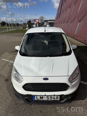 Balts Ford Courier 2015 Rīga, ar dzinēja tilpumu 1.50 L un nobraukumu 292 tūkst. km par 3200 €, foto  vietnē AUTOMOTO.COM.LV