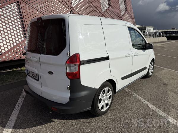 White Ford Courier 2015 in Riga, with an engine capacity of 1.50 L and mileage of 292 thousand km for 3200 €, photo 4 on AUTOMOTO.COM.LV