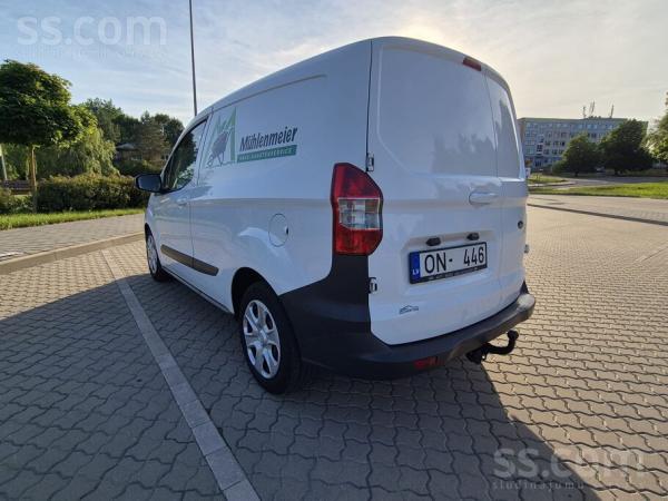 White Ford Courier 2017 in Saldus, with an engine capacity of 1.00 L and mileage of 145 thousand km for 6250 €, photo 3 on AUTOMOTO.COM.LV