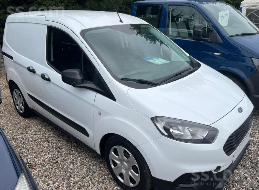 White Ford Courier 2019 in Riga, with an engine capacity of 1.00 L and mileage of 89 thousand km for 5800 €, photo 3 on AUTOMOTO.COM.LV