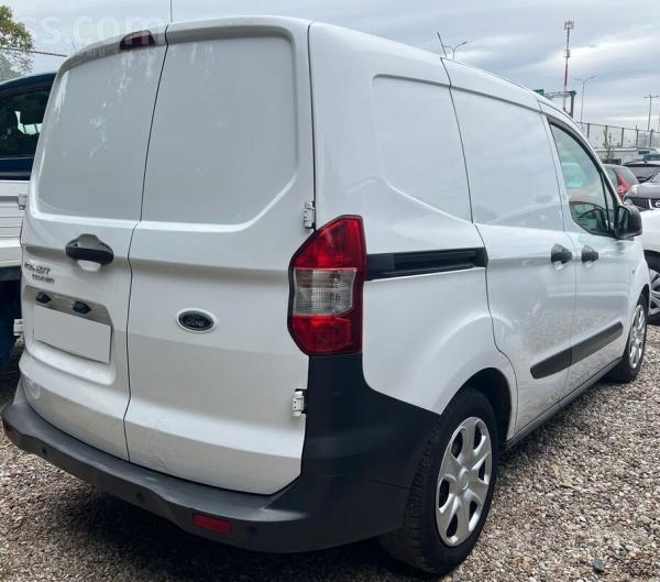 White Ford Courier 2019 in Riga, with an engine capacity of 1.00 L and mileage of 89 thousand km for 5800 €, photo 5 on AUTOMOTO.COM.LV