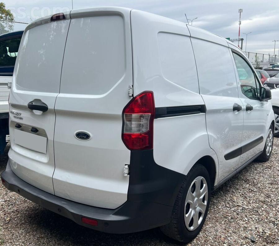 White Ford Courier 2019 in Riga, with an engine capacity of 1.00 L and mileage of 89 thousand km for 5800 €, photo 5 on AUTOMOTO.COM.LV