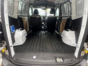 White Ford Courier 2019 in Riga, with an engine capacity of 1.00 L and mileage of 89 thousand km for 5800 €, photo 6 on AUTOMOTO.COM.LV