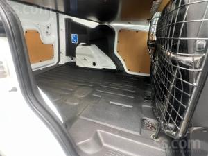 White Ford Courier 2019 in Riga, with an engine capacity of 1.00 L and mileage of 89 thousand km for 5800 €, photo 7 on AUTOMOTO.COM.LV