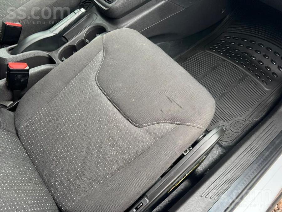 White Ford Courier 2019 in Riga, with an engine capacity of 1.00 L and mileage of 89 thousand km for 5800 €, photo 11 on AUTOMOTO.COM.LV