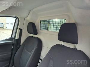 White Ford Courier 2014 in Jelgava, with an engine capacity of 1.50 L and mileage of 219 thousand km for 4990 €, photo 12 on AUTOMOTO.COM.LV