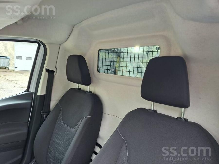 White Ford Courier 2014 in Jelgava, with an engine capacity of 1.50 L and mileage of 219 thousand km for 4990 €, photo 12 on AUTOMOTO.COM.LV