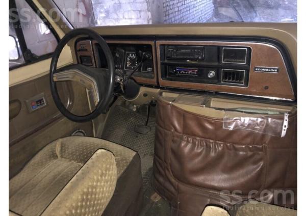 Brown Ford Econoline 1986 in Aluksne, with an engine capacity of 6.20 L and mileage of 0 thousand km for 3400 €, photo 4 on AUTOMOTO.COM.LV