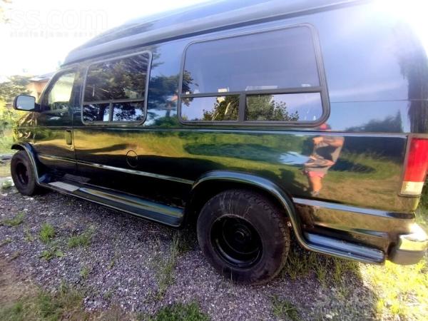 Green Ford Econoline 1998 in Riga, with an engine capacity of 4.00 L and mileage of 350 thousand km for 3500 €, photo 4 on AUTOMOTO.COM.LV