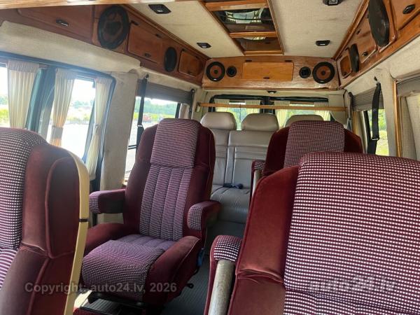 Green Ford Econoline 1996 in Rapla, with an engine capacity of 5.80 L and mileage of 105 thousand km for 9600 €, photo 6 on AUTOMOTO.COM.LV