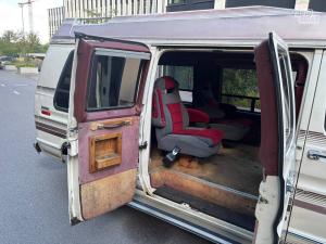 Ford Econoline 1990 Viļņa, ar dzinēja tilpumu 5.00 L un nobraukumu 134 tūkst. km par 8800 €, foto 12 vietnē AUTOMOTO.COM.LV