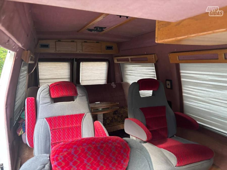 Ford Econoline 1990 Viļņa, ar dzinēja tilpumu 5.00 L un nobraukumu 134 tūkst. km par 8800 €, foto 24 vietnē AUTOMOTO.COM.LV