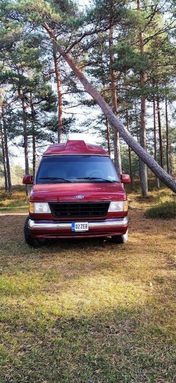 Red Ford Econoline 1993 in Rapla, with an engine capacity of 5.80 L and mileage of 292 thousand km for 7999 €, photo 2 on AUTOMOTO.COM.LV