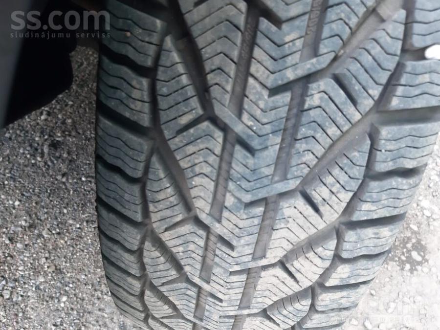 Melns Ford EcoSport 2014 Daugavpils, ar dzinēja tilpumu 1.50 L un nobraukumu 0 tūkst. km par 6200 €, foto 25 vietnē AUTOMOTO.COM.LV