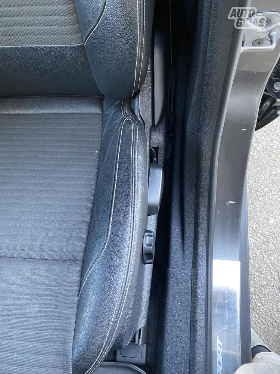 Black Ford EcoSport 2018 in Siauliai, with an engine capacity of 1.00 L and mileage of 96 thousand km for 6400 €, photo 4 on AUTOMOTO.COM.LV