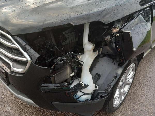 Black Ford EcoSport 2019 in Alytus, with an engine capacity of 1.00 L and mileage of 113 thousand km for 4800 €, photo 5 on AUTOMOTO.COM.LV