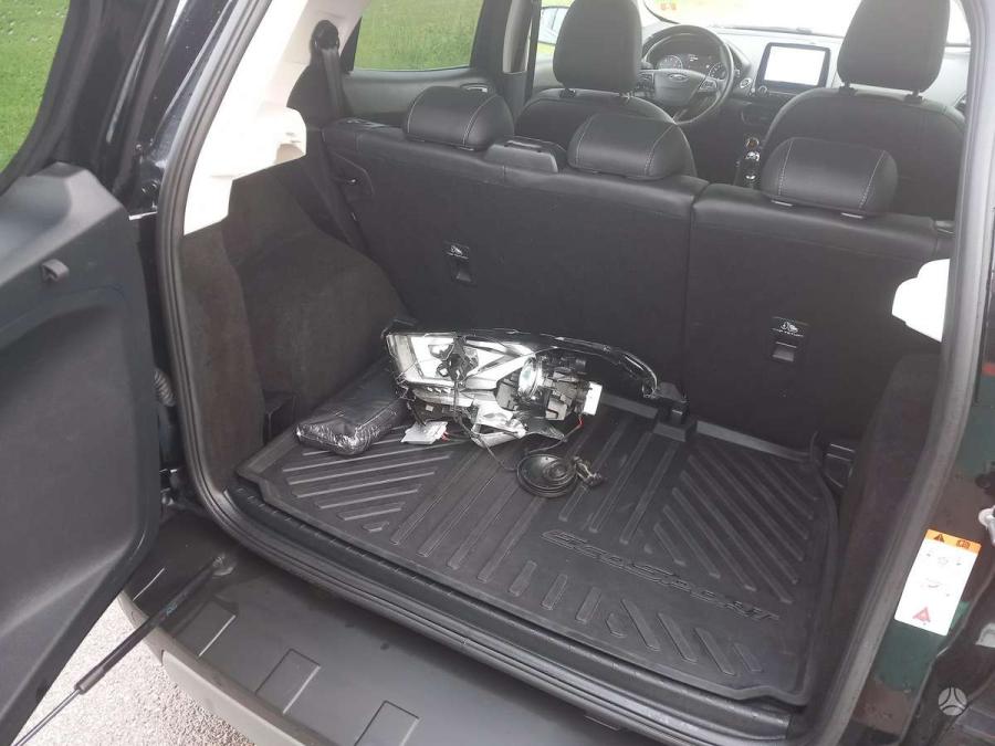 Black Ford EcoSport 2019 in Alytus, with an engine capacity of 1.00 L and mileage of 113 thousand km for 4899 €, photo 13 on AUTOMOTO.COM.LV