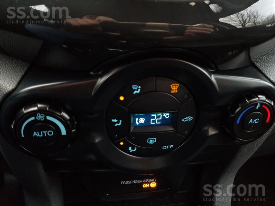 Zils Ford EcoSport 2015 Rīga, ar dzinēja tilpumu 1.50 L un nobraukumu 174 tūkst. km par 5600 €, foto 16 vietnē AUTOMOTO.COM.LV