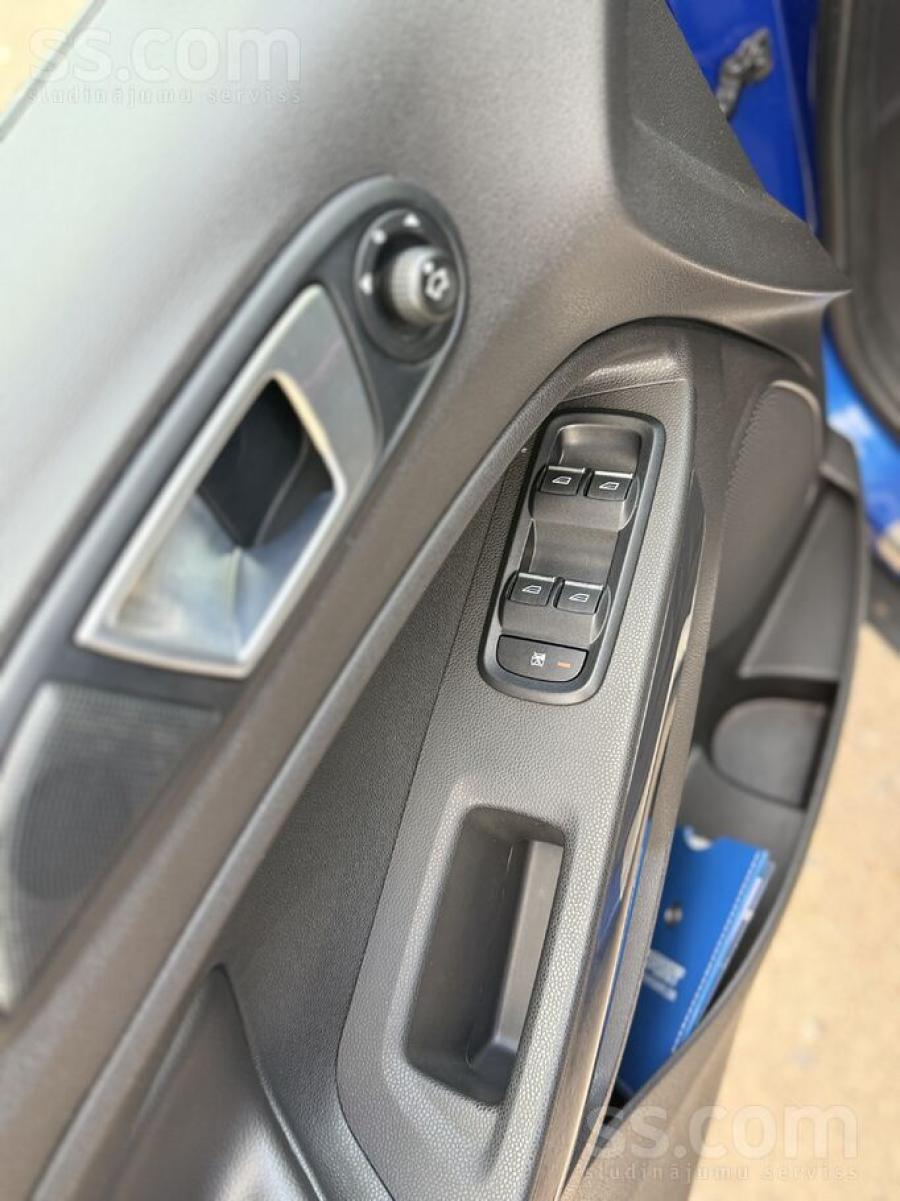 Zils Ford EcoSport 2016 Liepāja, ar dzinēja tilpumu 1.00 L un nobraukumu 126 tūkst. km par 5750 €, foto 11 vietnē AUTOMOTO.COM.LV