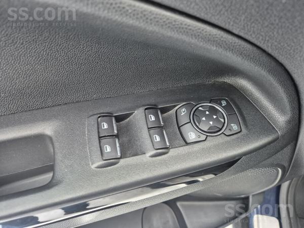 Zils Ford EcoSport 2018 Liepāja, ar dzinēja tilpumu 1.00 L un nobraukumu 89 tūkst. km par 8500 €, foto 9 vietnē AUTOMOTO.COM.LV