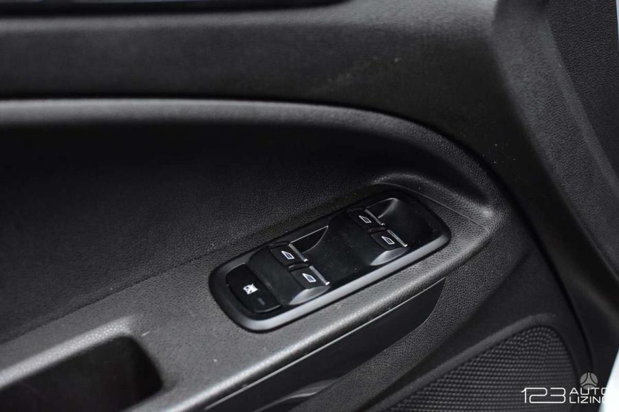 Pelēks Ford EcoSport 2017 Kretinga, ar dzinēja tilpumu 1.00 L un nobraukumu 150 tūkst. km par 5999 €, foto 13 vietnē AUTOMOTO.COM.LV