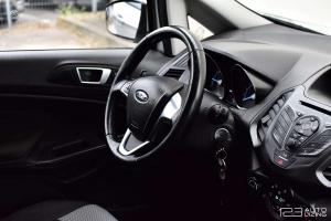 Pelēks Ford EcoSport 2017 Kretinga, ar dzinēja tilpumu 1.00 L un nobraukumu 150 tūkst. km par 5999 €, foto 26 vietnē AUTOMOTO.COM.LV