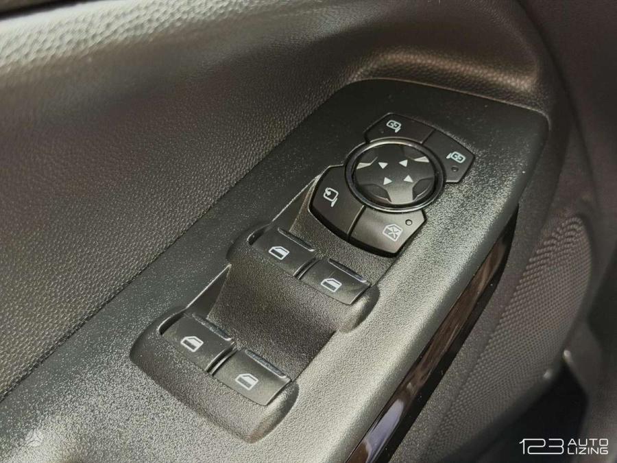 Grey Ford EcoSport 2018 in Taurage, with an engine capacity of 1.00 L and mileage of 106 thousand km for 7200 €, photo 25 on AUTOMOTO.COM.LV
