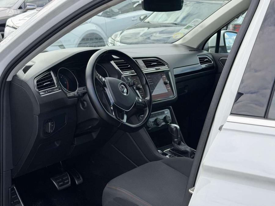 Pelēks Ford EcoSport 2018 Viļņa, ar dzinēja tilpumu 1.00 L un nobraukumu 113 tūkst. km par 4650 €, foto 13 vietnē AUTOMOTO.COM.LV