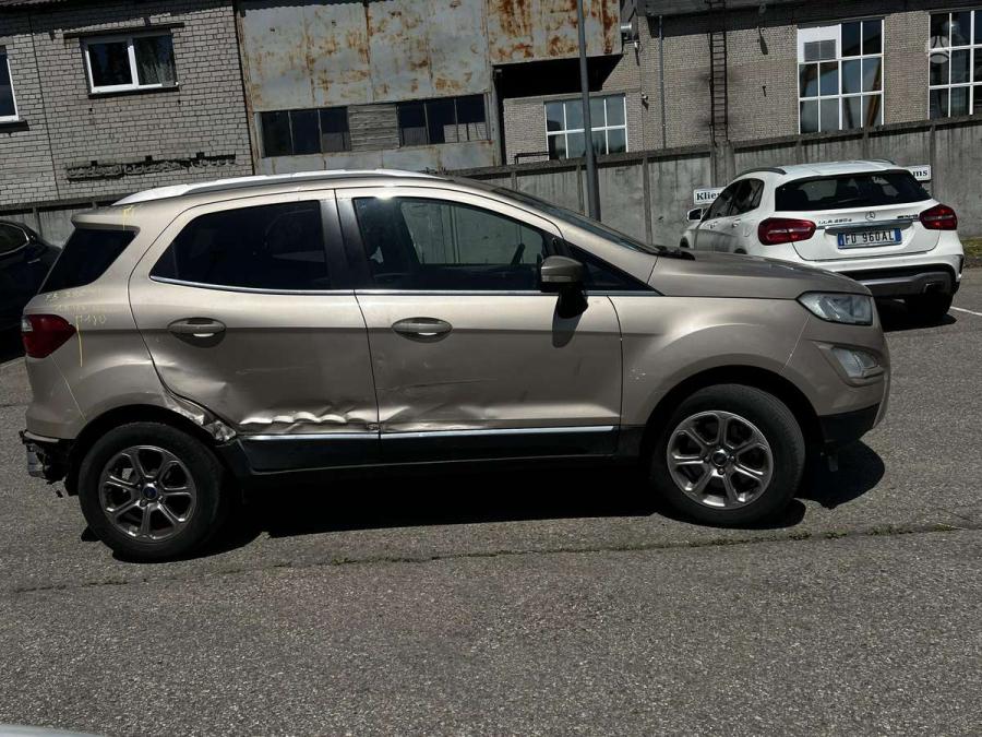 Pelēks Ford EcoSport 2018 Viļņa, ar dzinēja tilpumu 1.00 L un nobraukumu 11 tūkst. km par 4200 €, foto 5 vietnē AUTOMOTO.COM.LV