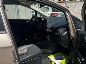Pelēks Ford EcoSport 2018 Viļņa, ar dzinēja tilpumu 1.00 L un nobraukumu 11 tūkst. km par 4200 €, foto 12 vietnē AUTOMOTO.COM.LV