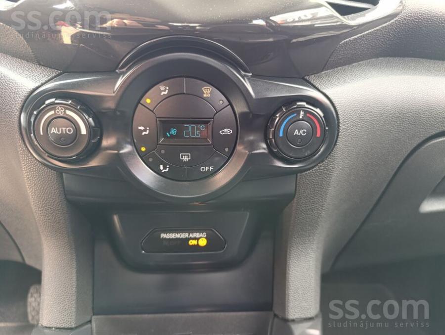 Oranžs Ford EcoSport 2016 Valmiera, ar dzinēja tilpumu 1.00 L un nobraukumu 125 tūkst. km par 6990 €, foto 19 vietnē AUTOMOTO.COM.LV