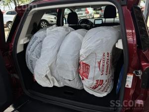Sarkans Ford EcoSport 2018 Talsi, ar dzinēja tilpumu 1.00 L un nobraukumu 165 tūkst. km par 9000 €, foto 16 vietnē AUTOMOTO.COM.LV