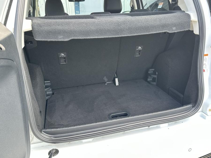 White Ford EcoSport 2019 in Kaunas, with an engine capacity of 1.00 L and mileage of 117 thousand km for 12974 €, photo 12 on AUTOMOTO.COM.LV