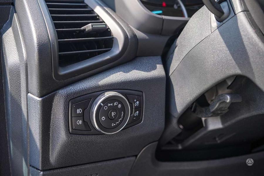 White Ford EcoSport 2019 in Marijampole, with an engine capacity of 1.00 L and mileage of 45 thousand km for 11550 €, photo 31 on AUTOMOTO.COM.LV
